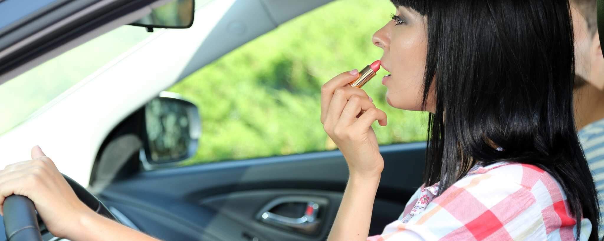 Makeup Stains on Car Upholstery: How to Remove Makeup Stain From Car ...